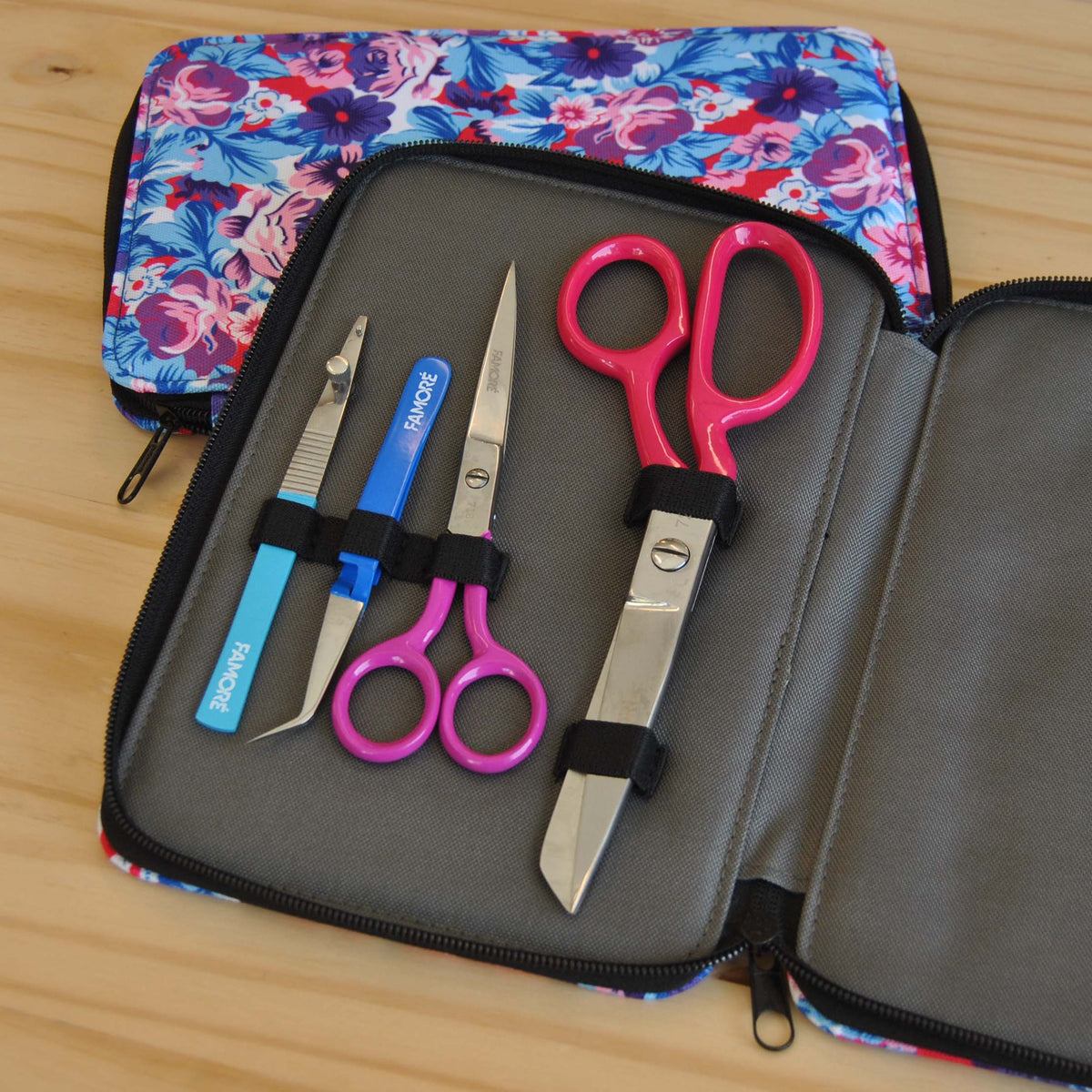Famore Scissor Sewing Kit – Fabrications Ottawa