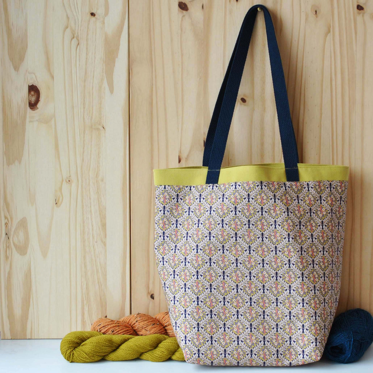 Lined Tote Bag Class (Advanced Beginner - Sewing) – Fabrications Ottawa