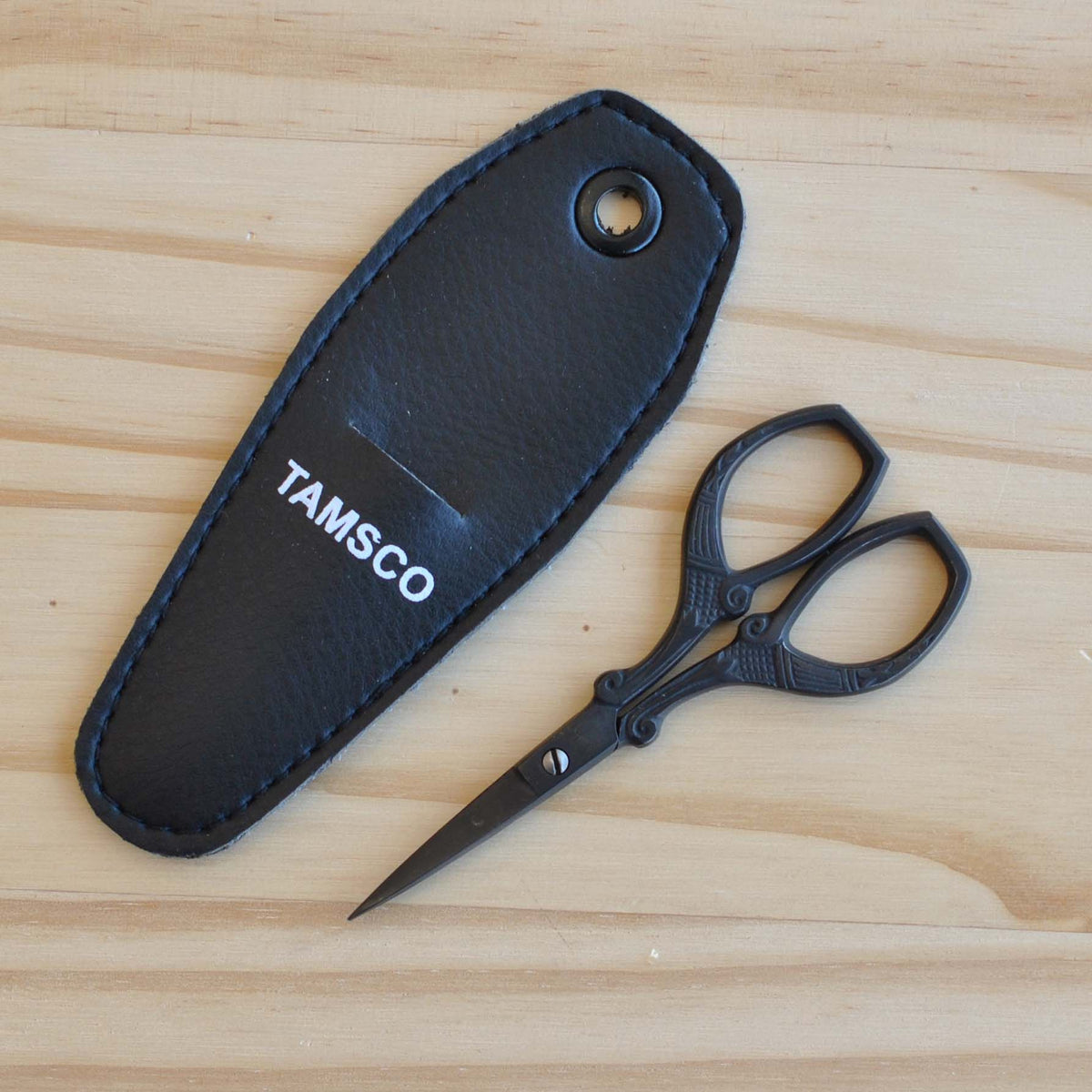 3.5" Matte Black Embroidery Scissors – Fabrications Ottawa